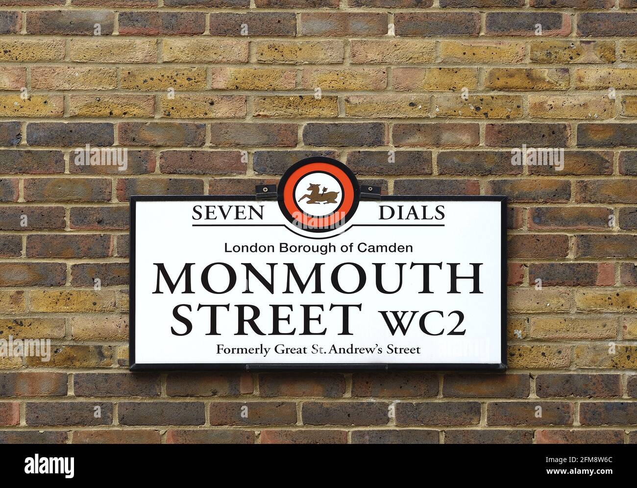 Seven dials london sign hi-res stock photography and images - Alamy