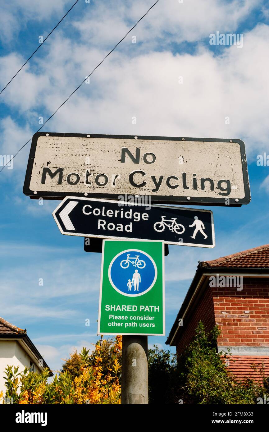 Road signs for cyclists in Cambridge, UK Stock Photo - Alamy