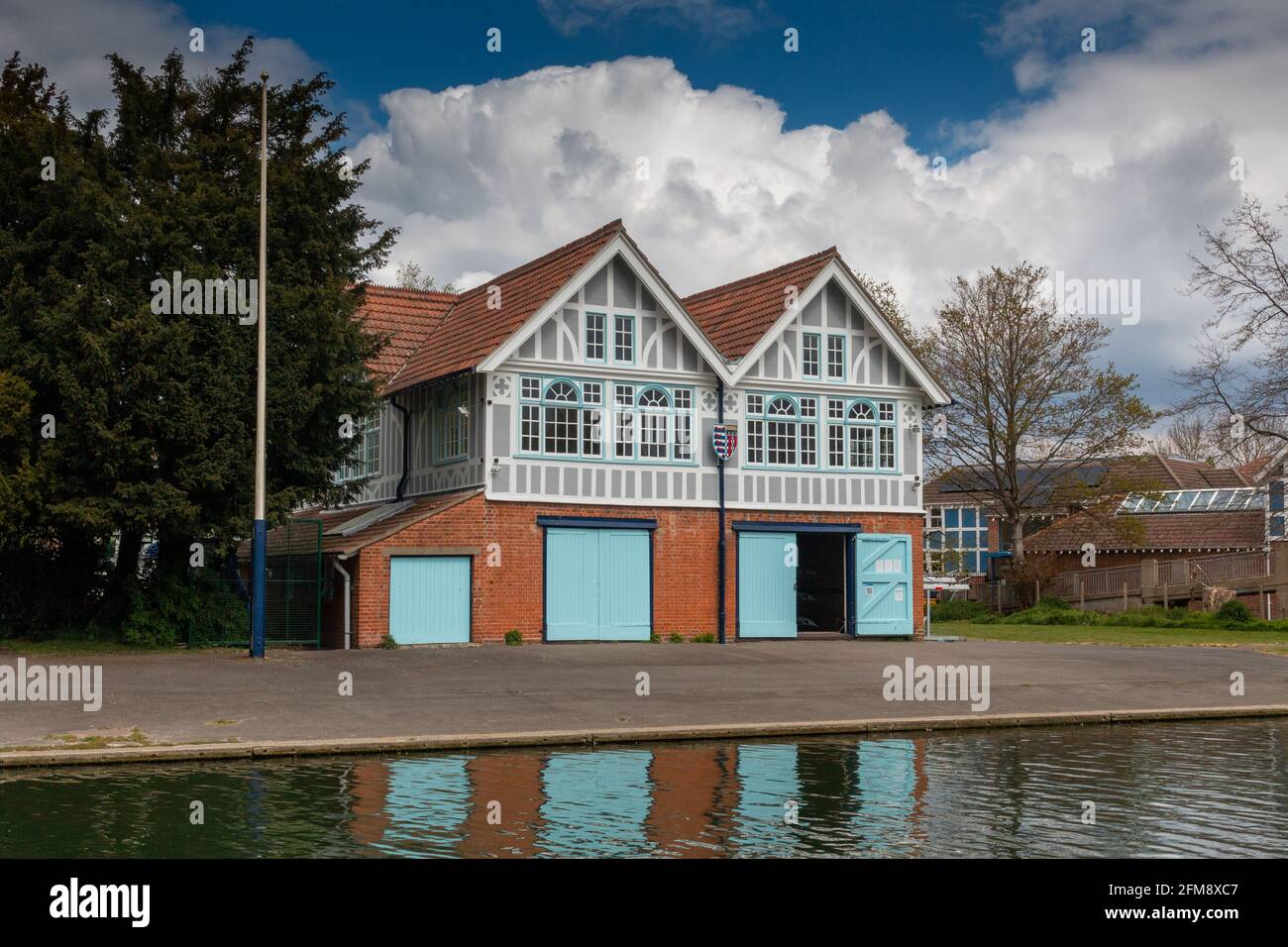 Riverside boat club house hi-res stock photography and images - Alamy