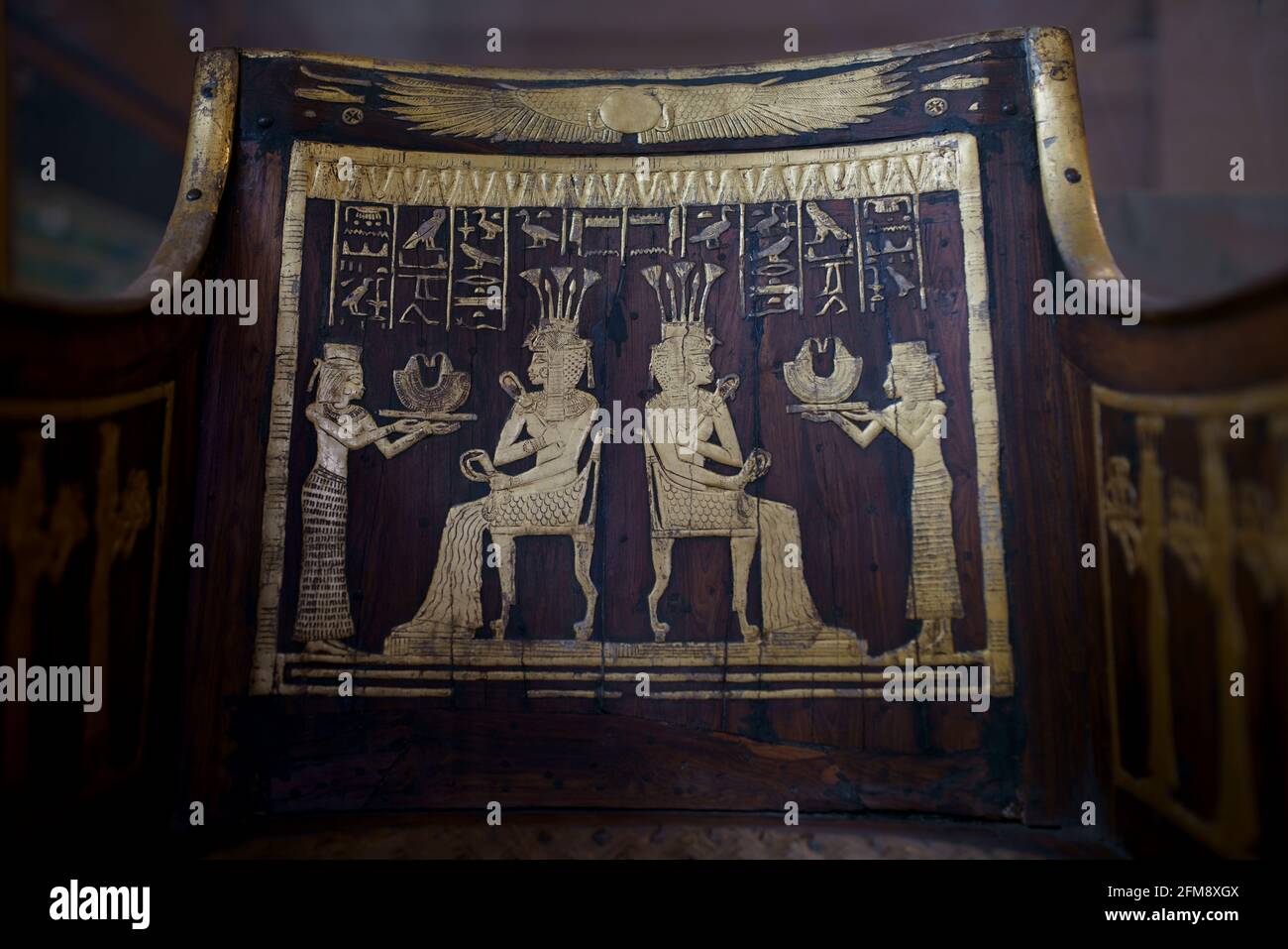 Ancient egypt chair hi-res stock photography and images - Alamy