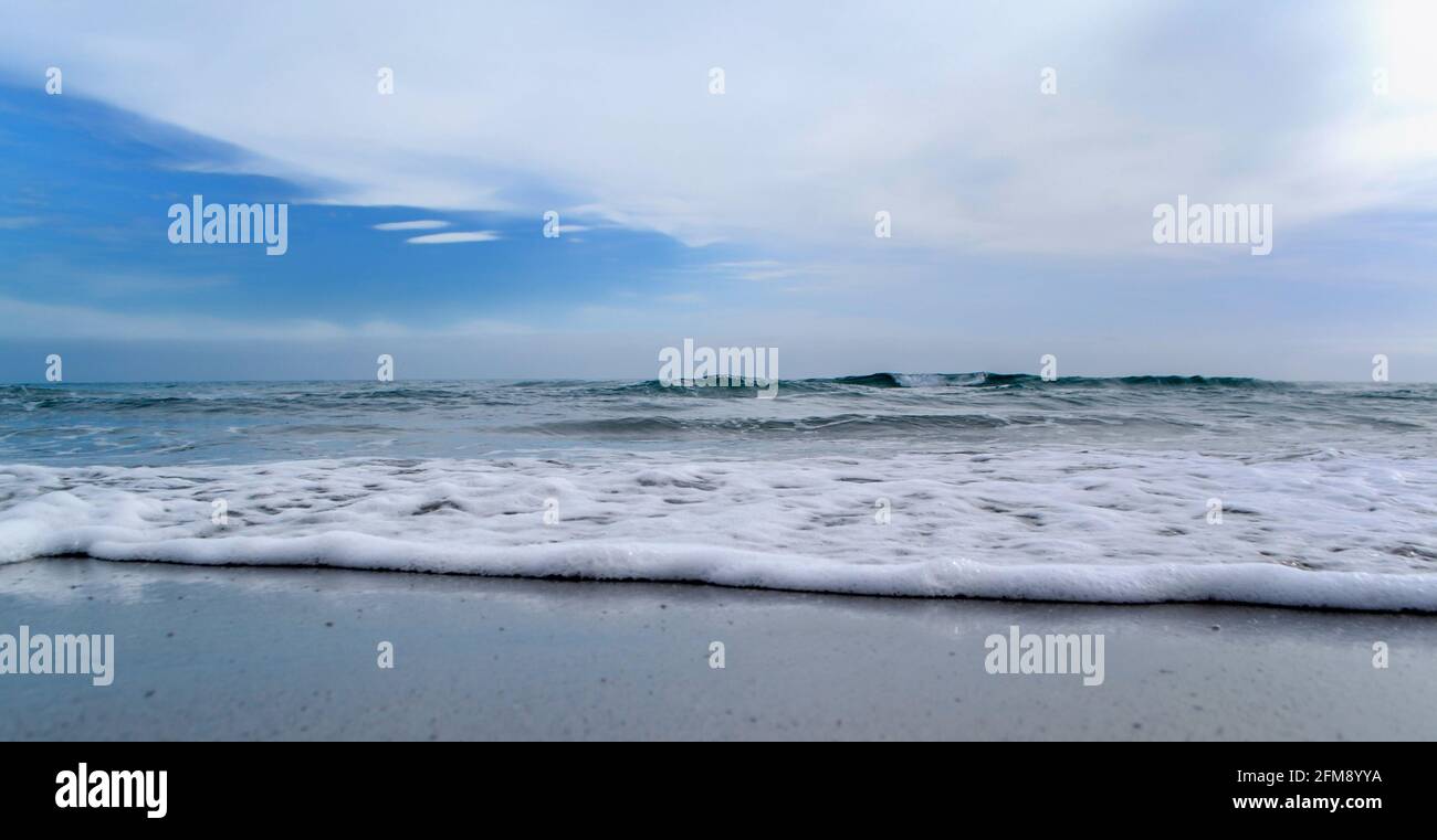 Sea wave foam texture hi-res stock photography and images - Alamy