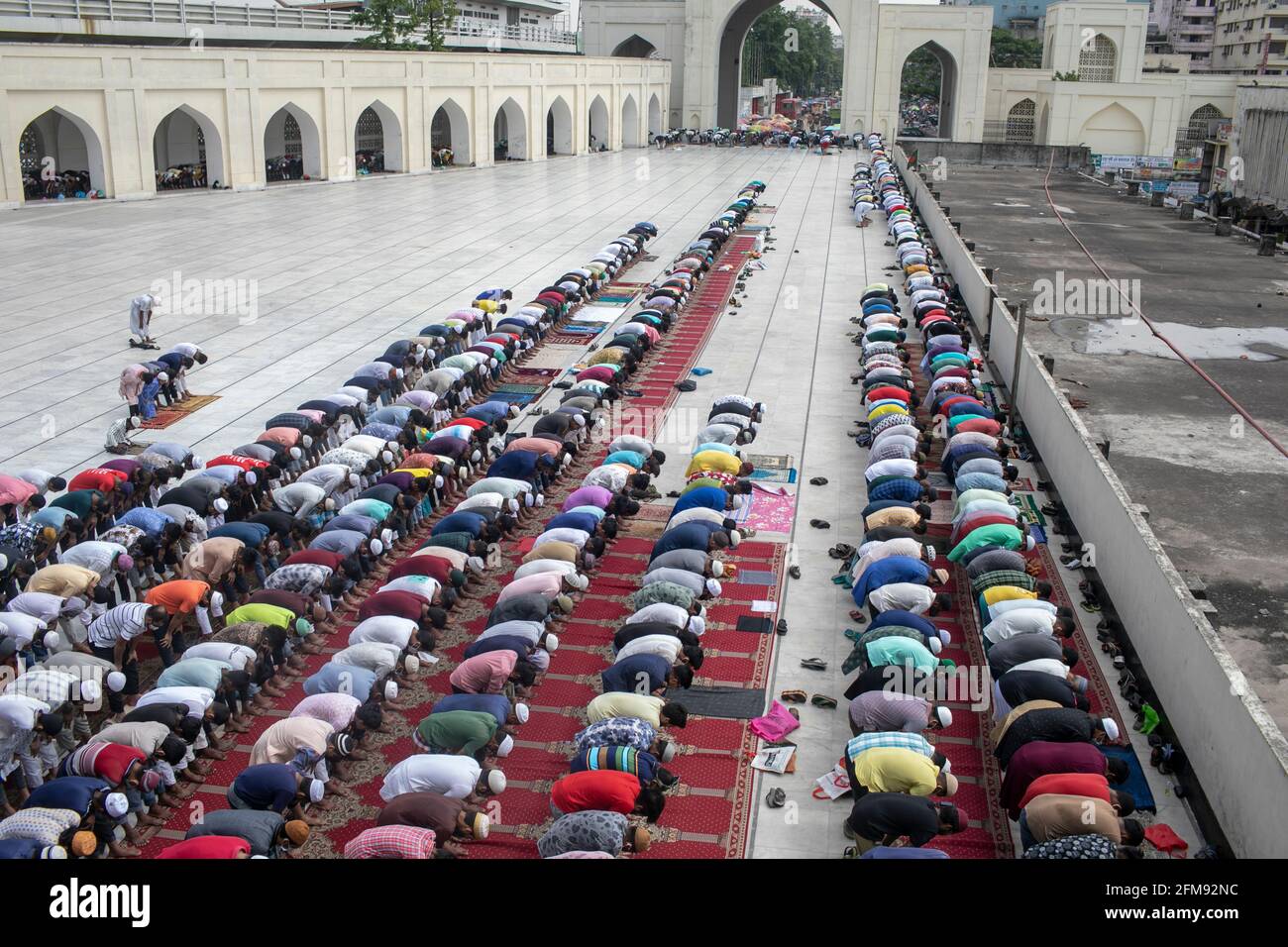 Dhaka, Bangladesh. 07th May, 2021. Muslims praying Juma'ah- tul-Wida at ...