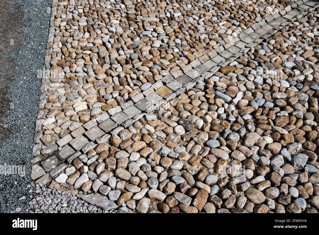 Pebble edging in Horton-in-Ribblesdale Stock Photo - Alamy