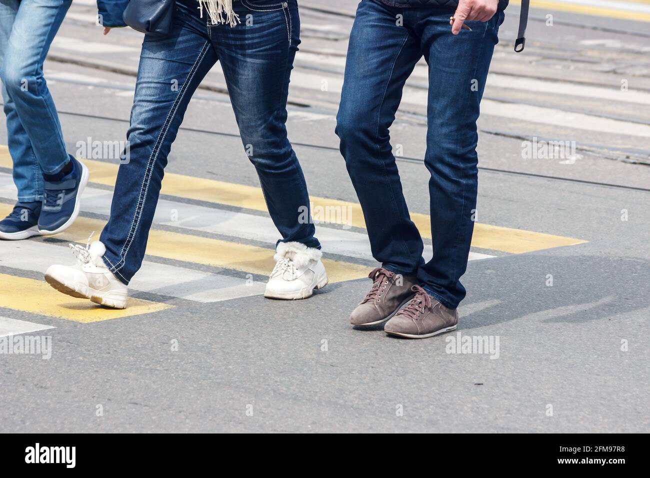Traffic light legs pedestrians hi-res stock photography and images - Alamy