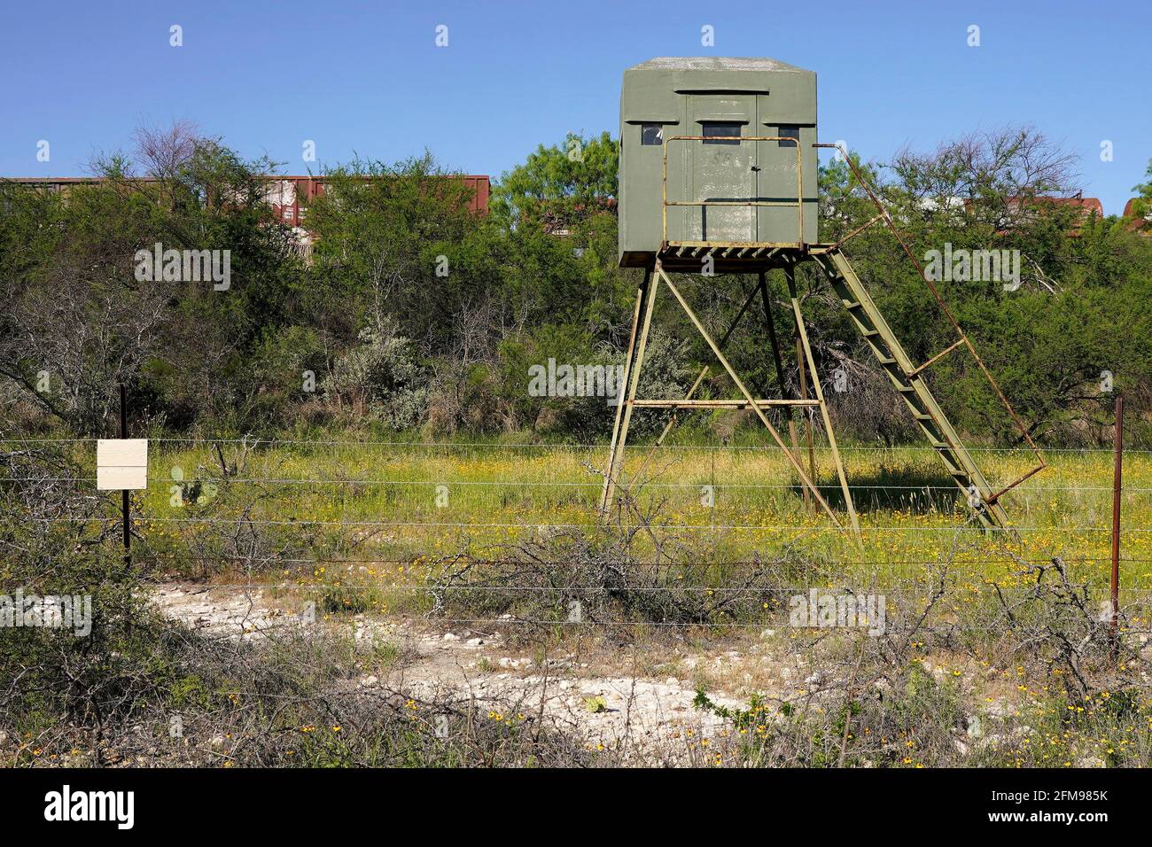 Border patrol watch tower hi-res stock photography and images - Alamy