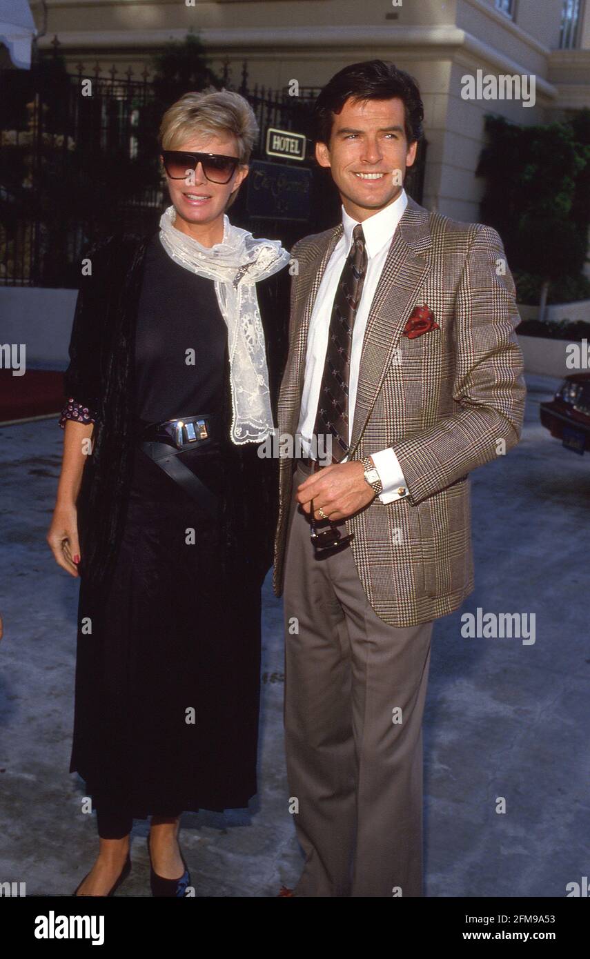 Pierce brosnan cassandra harris hi-res stock photography and images - Alamy Pierce brosnan cassandra harris hi-res stock photography and images - Alamy