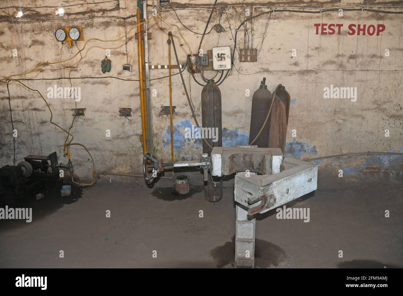 Oxygen refilling center hi-res stock photography and images - Alamy