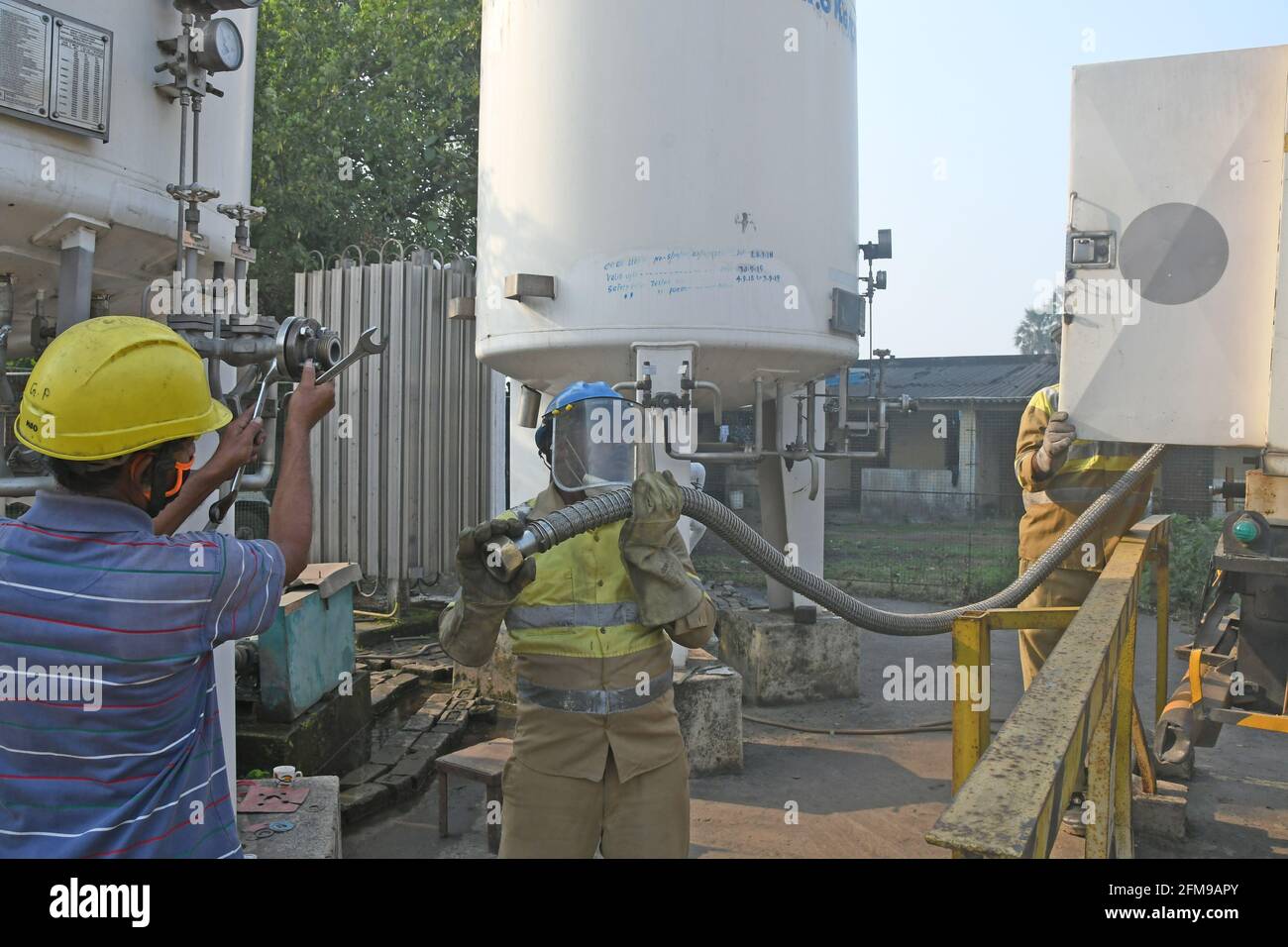 Oxygen refilling center hi-res stock photography and images - Alamy