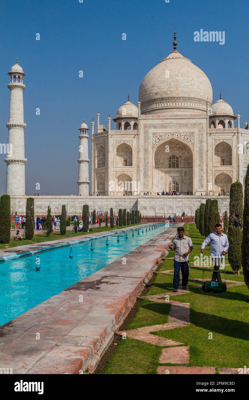 Small taj mahal hi-res stock photography and images - Alamy