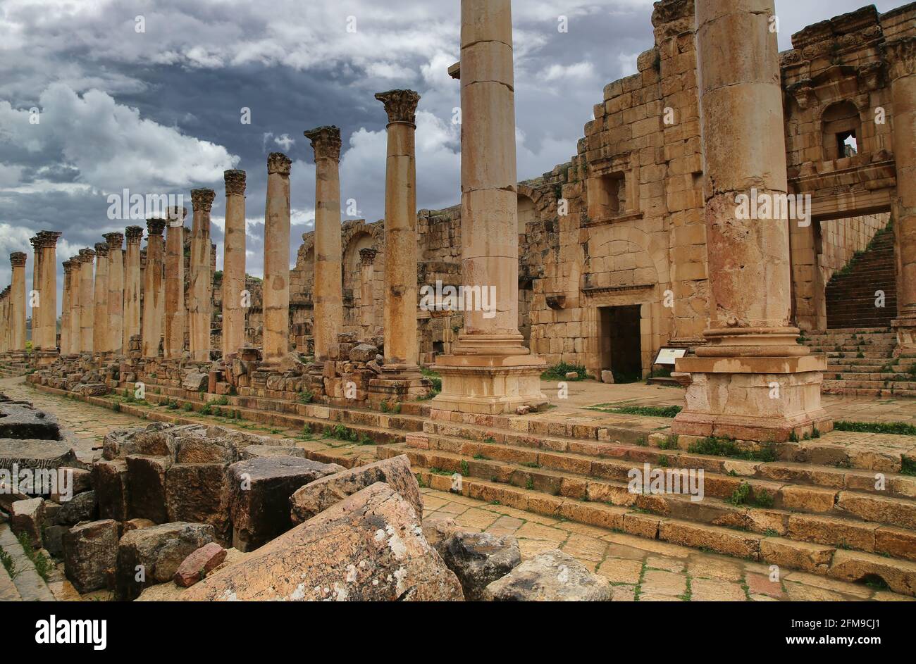 The Cardo Maximus in the ancient Roman city of Jerash, Jordan Stock ...