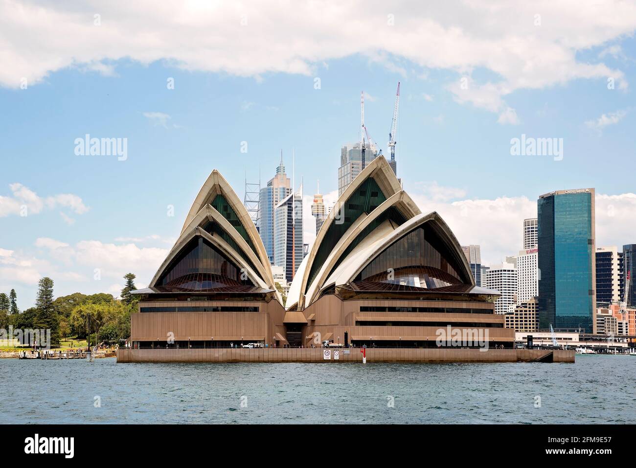 Sydney opera house front hi-res stock photography and images - Alamy