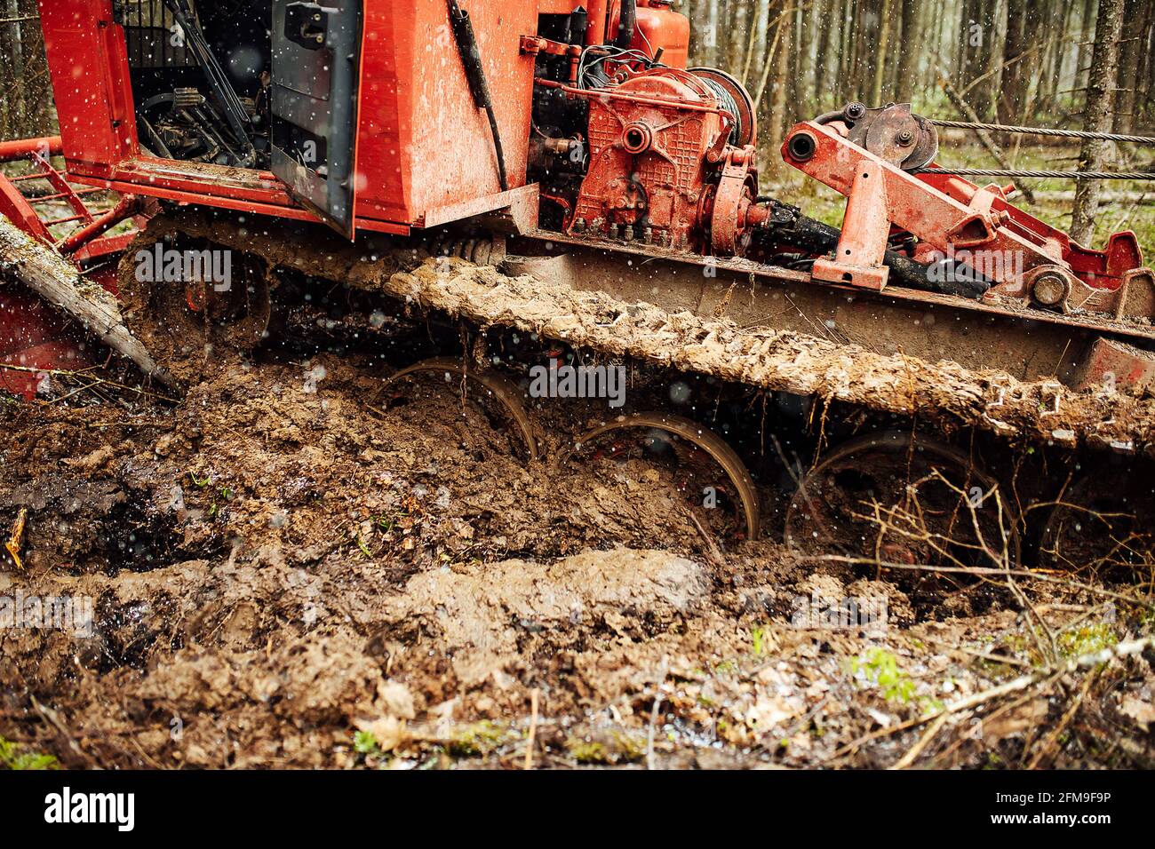 Stuck mud vehicle hi-res stock photography and images - Alamy