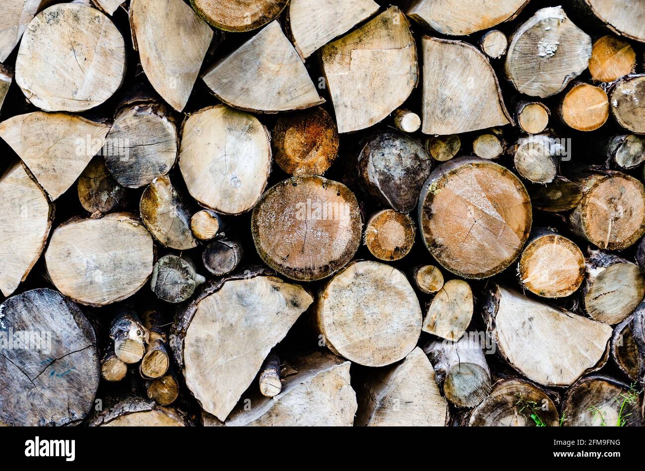 Background horizontal logs wooden hi-res stock photography and images ...