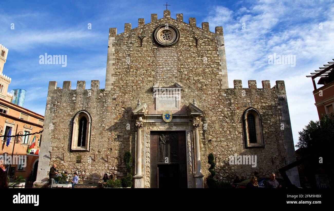 Taormina center hi-res stock photography and images - Alamy