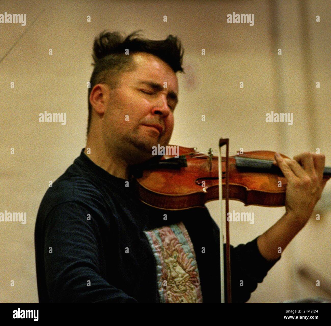 NIGEL KENNEDY IN REHEARSAL AT BELL STUDIOS IN WEST LONDON Stock Photo ...