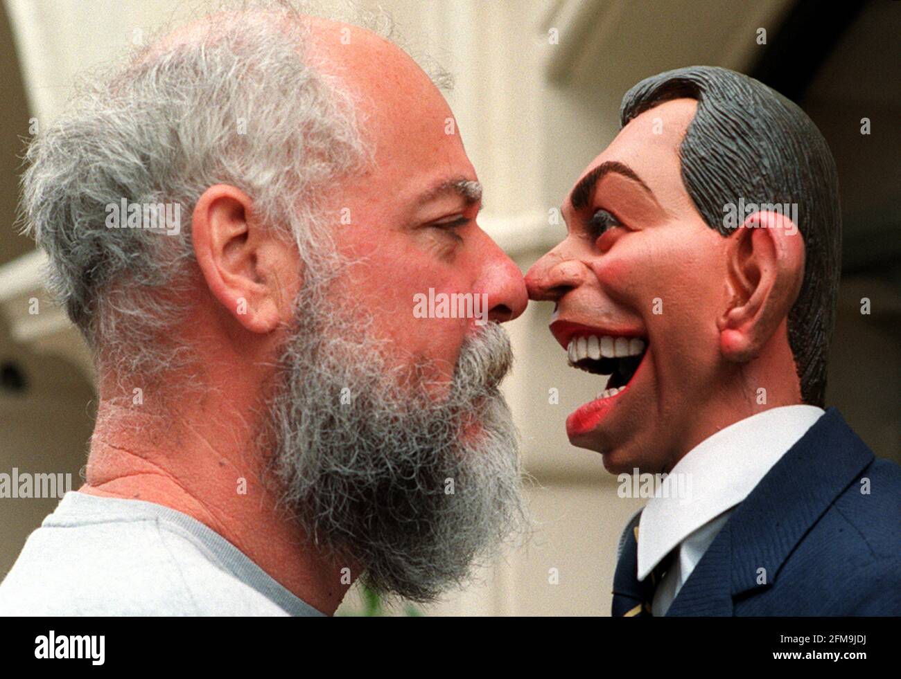 Spitting image hi-res stock photography and images - Alamy