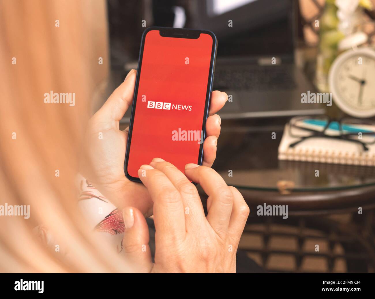 Bbc logo screen tv hi-res stock photography and images - Alamy