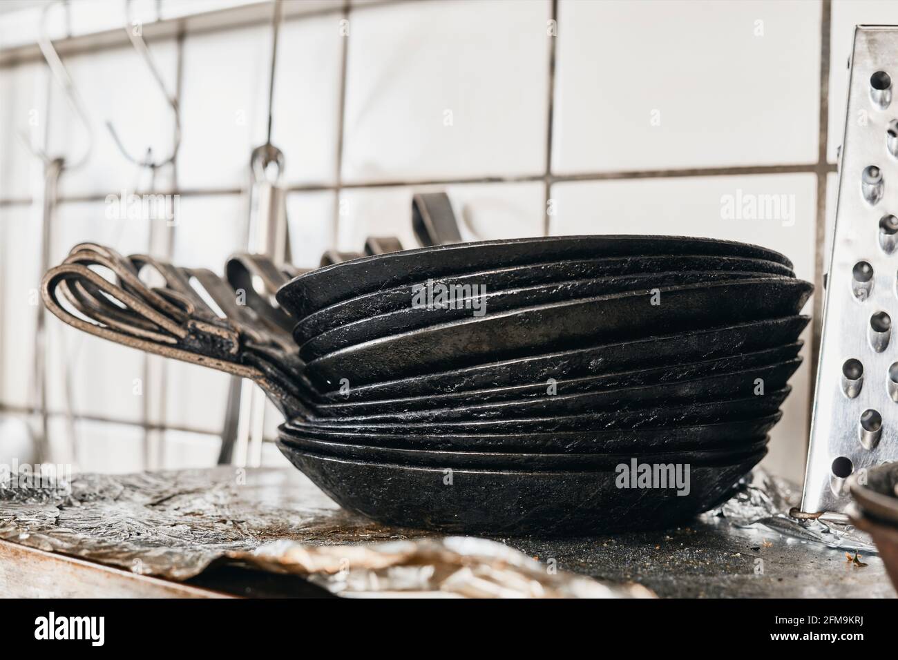 Dirty Restaurant Kitchen High Resolution Stock Photography and Images - Alamy