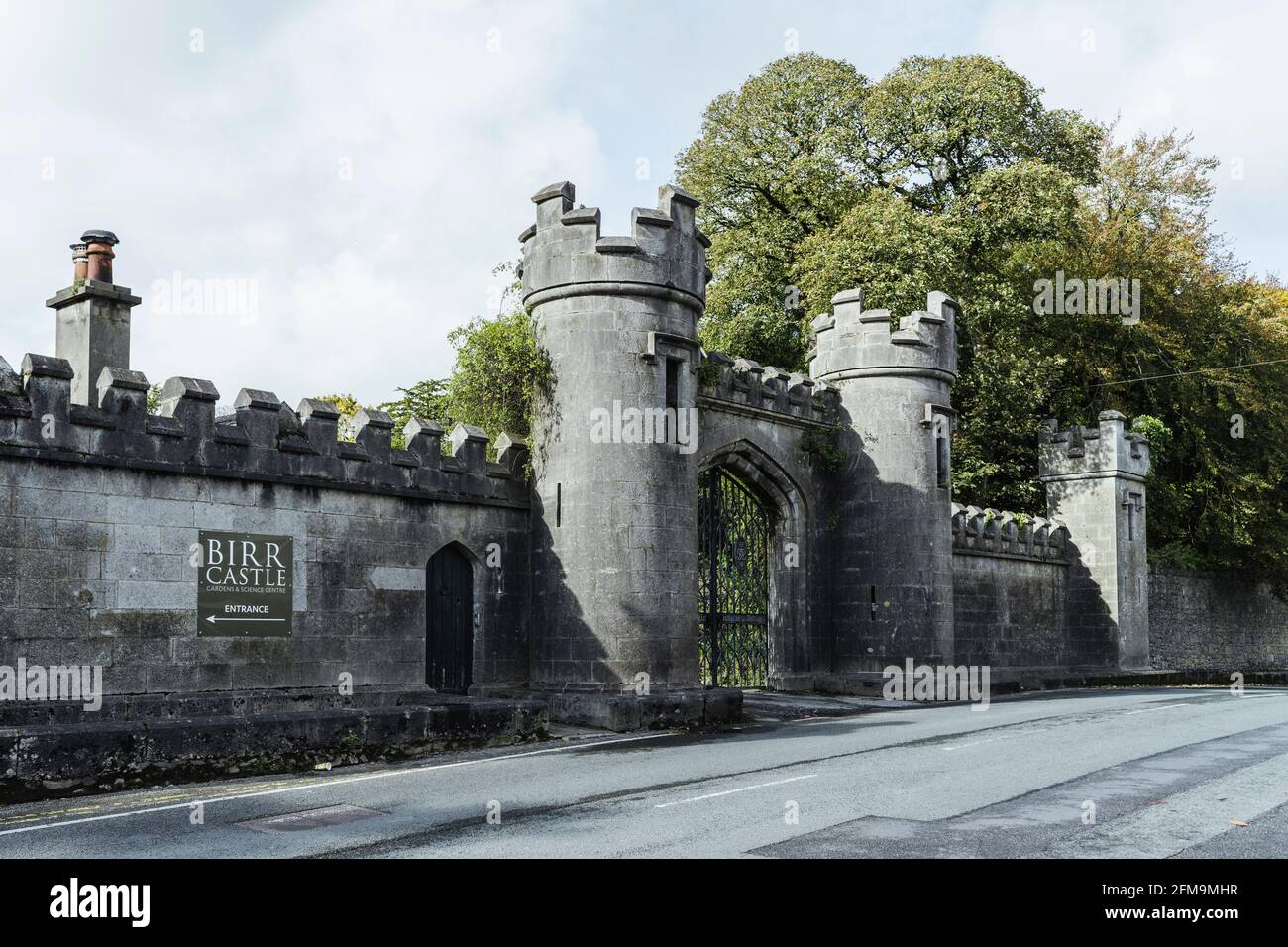 Birr castle hi-res stock photography and images - Alamy