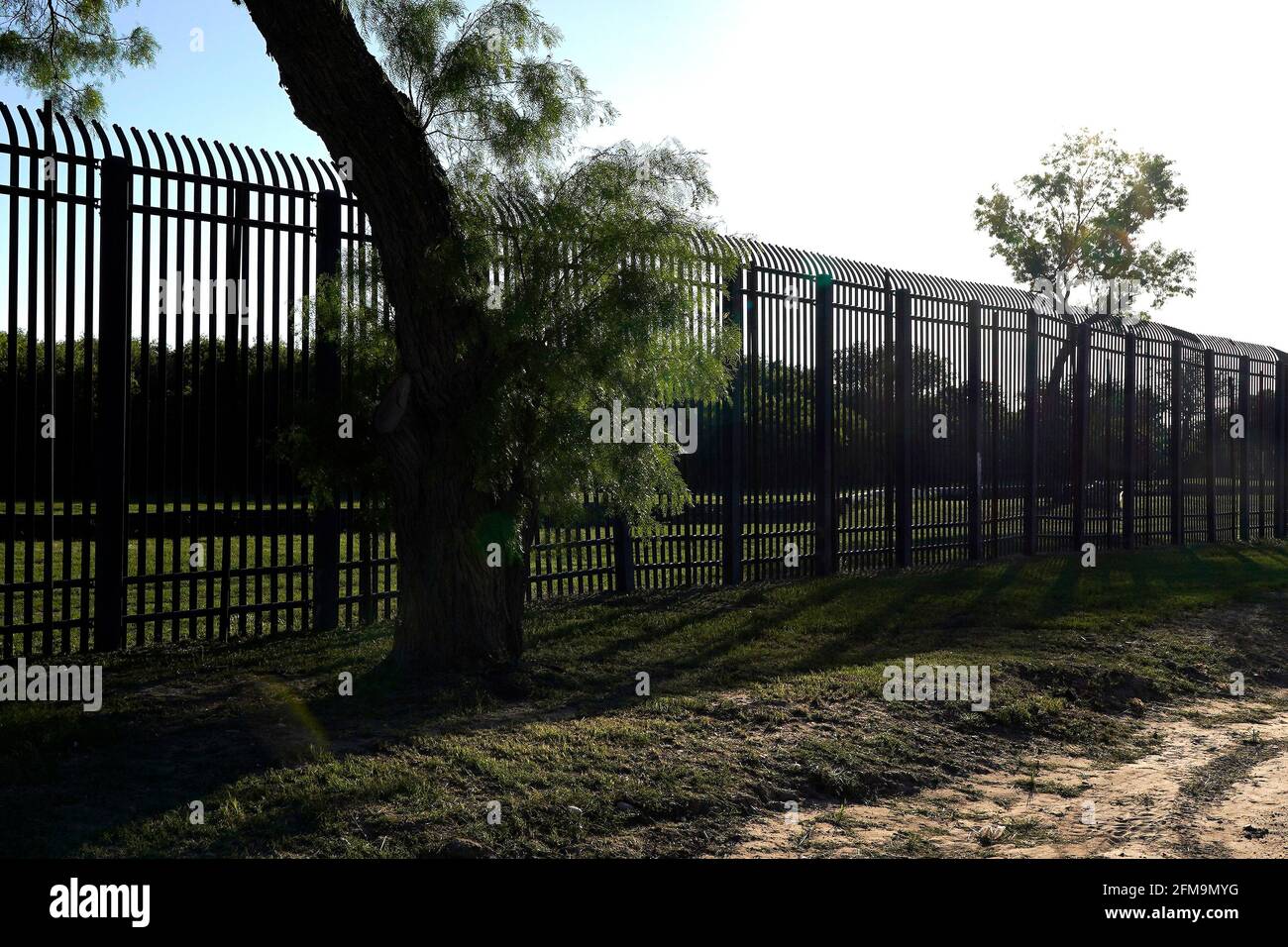 Del rio texas border immigration hi-res stock photography and images ...