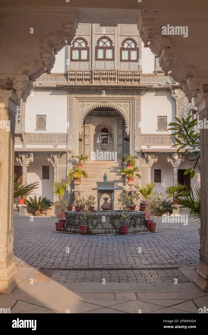 Courtyard of a haveli (palace) in Udaipur, Rajasthan state, India Stock ...