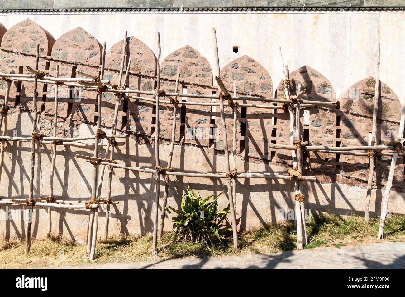 Traditional indian scaffolding hi-res stock photography and images - Alamy