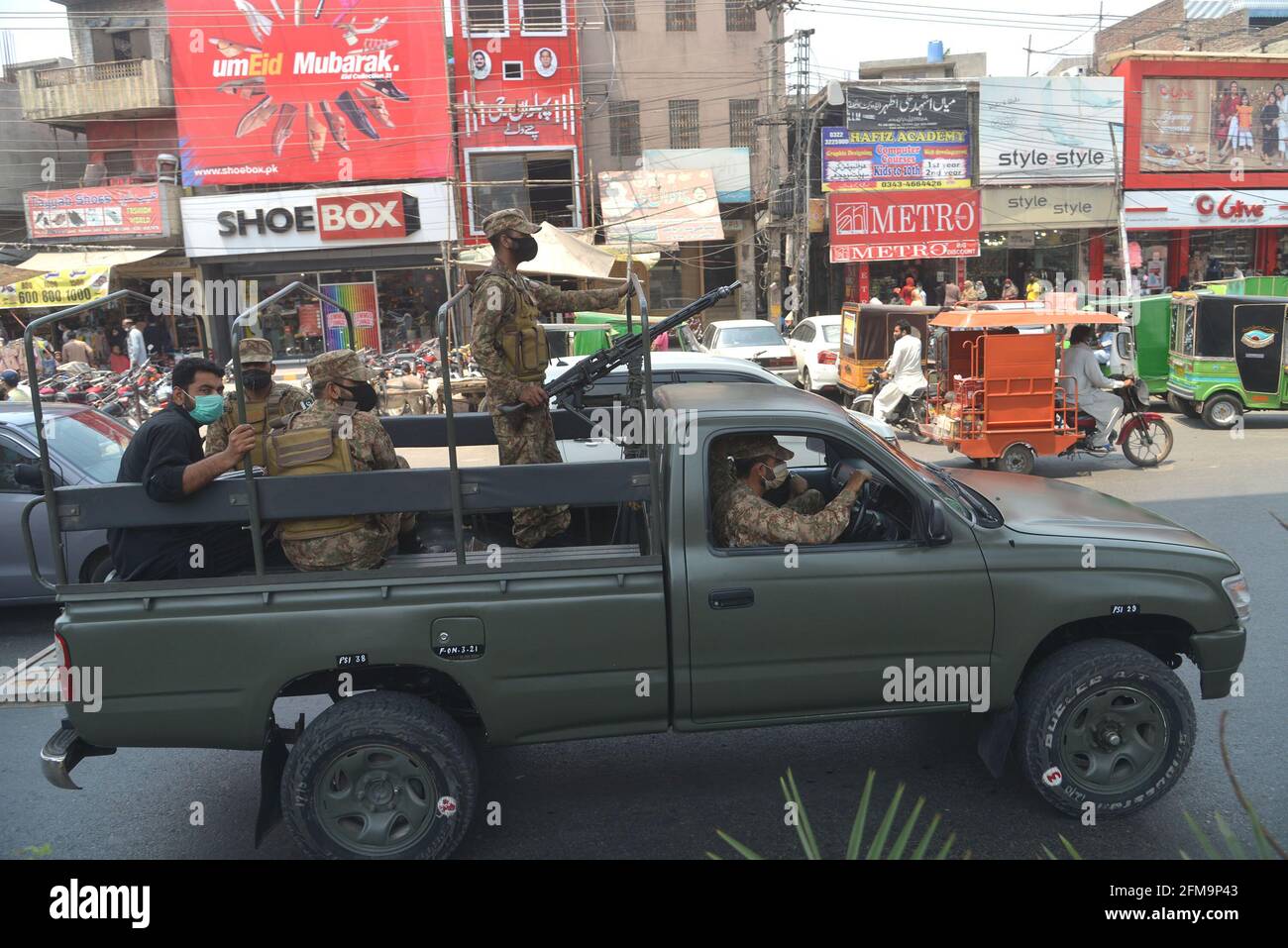 Lahore, Pakistan. 07th May, 2021. Pakistan army and other security ...