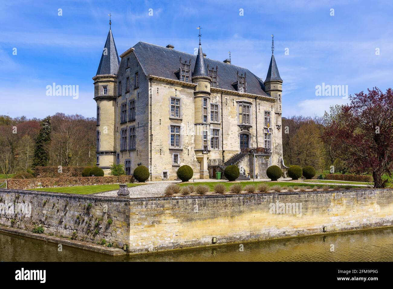Castle Schaloen in springtime Stock Photo - Alamy