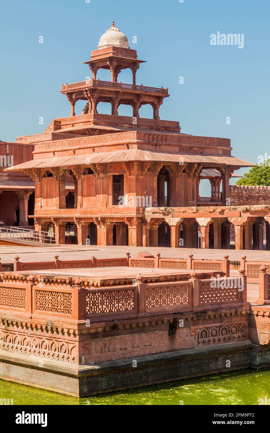 Panch Mahal palace and Ornamental pool in the ancient city Fatehpur ...