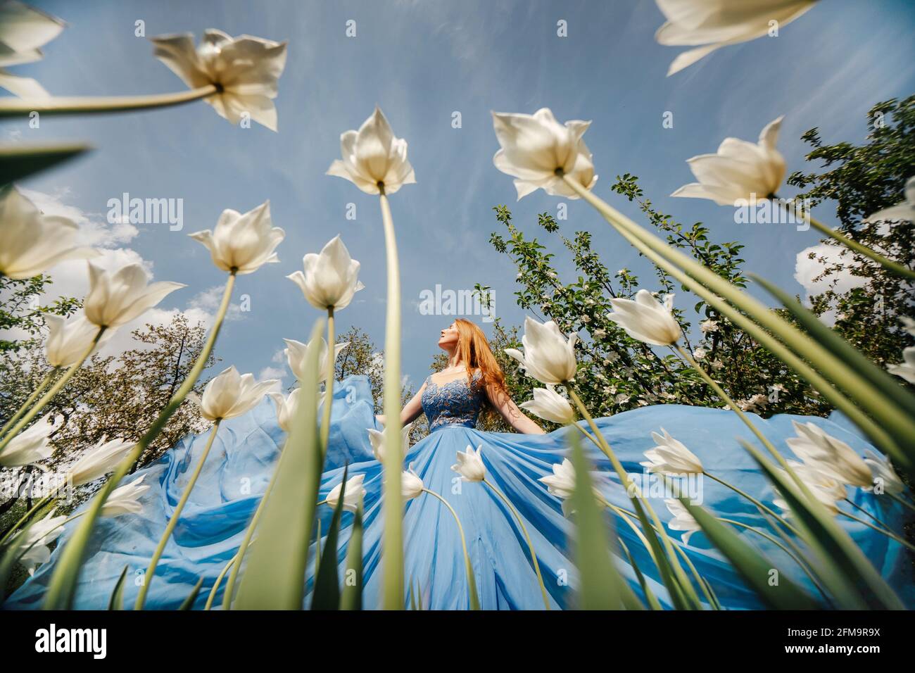 Dress fluttering hi-res stock photography and images - Alamy