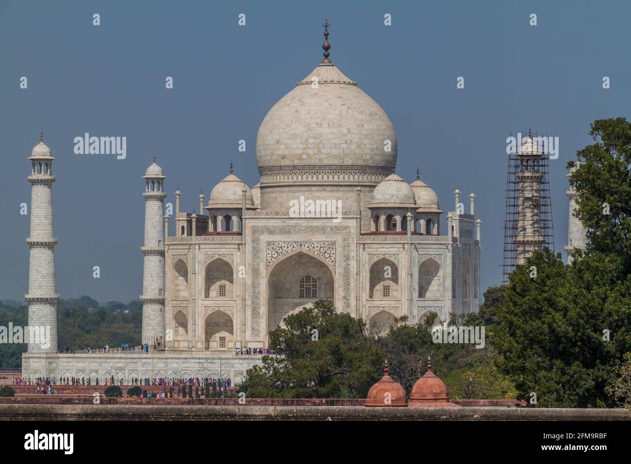 Taj mahal complex hi-res stock photography and images - Alamy