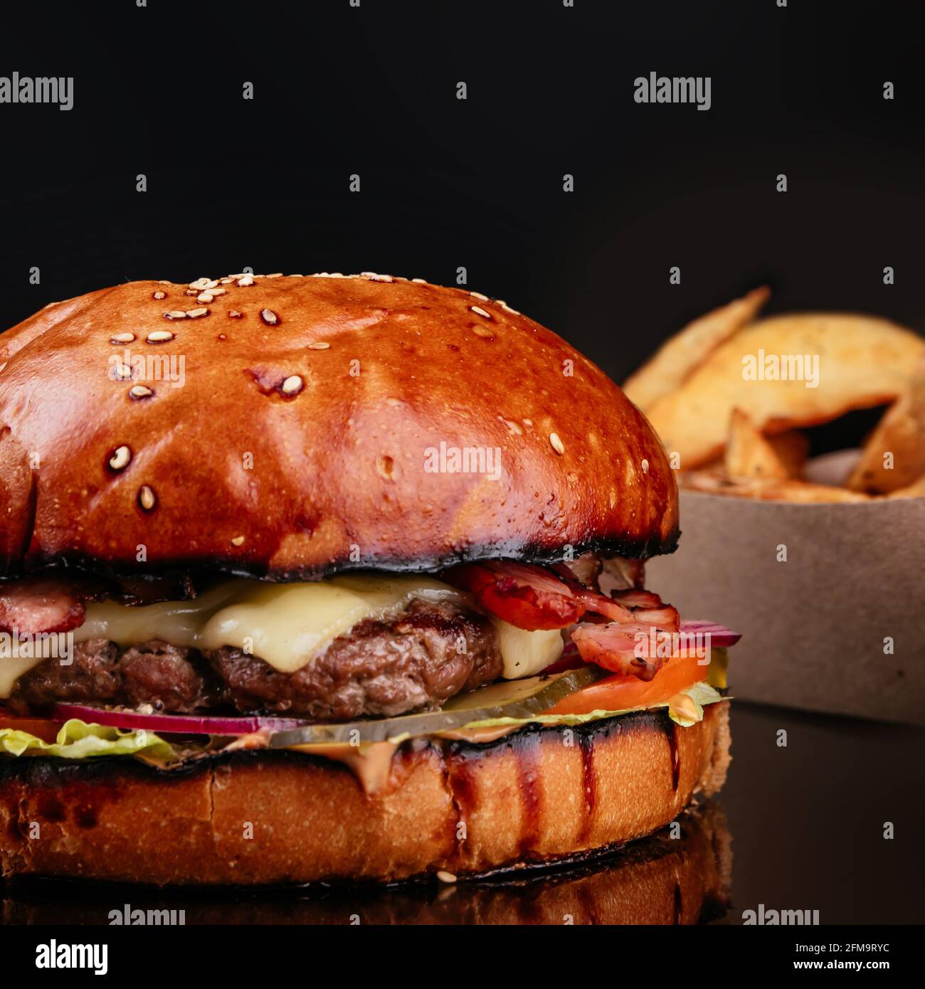 Juicy sliced burger meat hi-res stock photography and images - Alamy