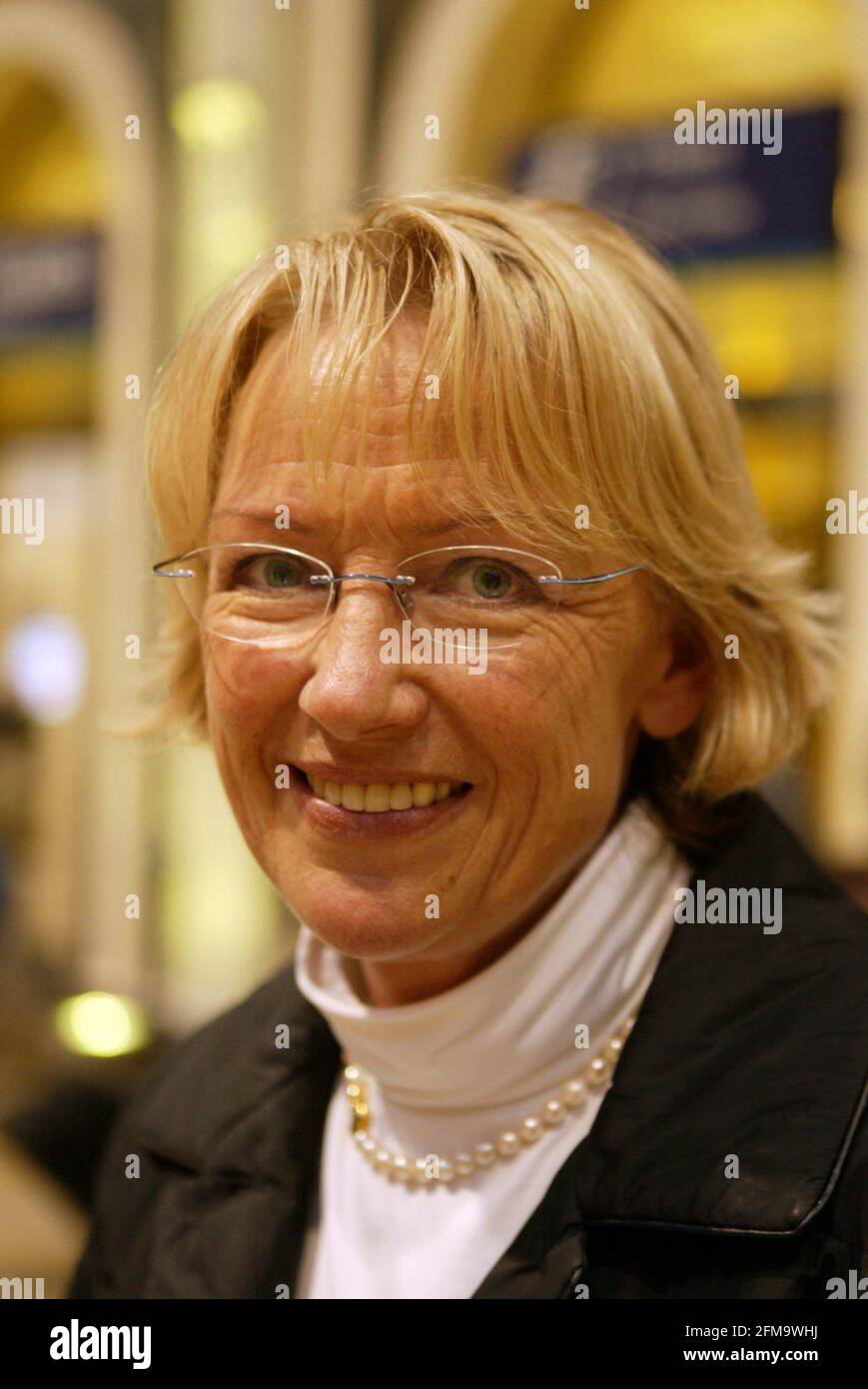 Flying vox.....Connie Missler pic David Sandison Stock Photo - Alamy