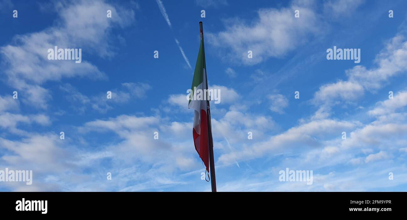 the Italian flag flying Stock Photo - Alamy