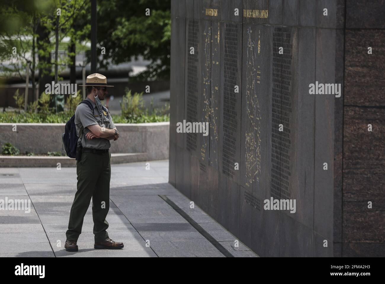 China park ranger hi-res stock photography and images - Alamy