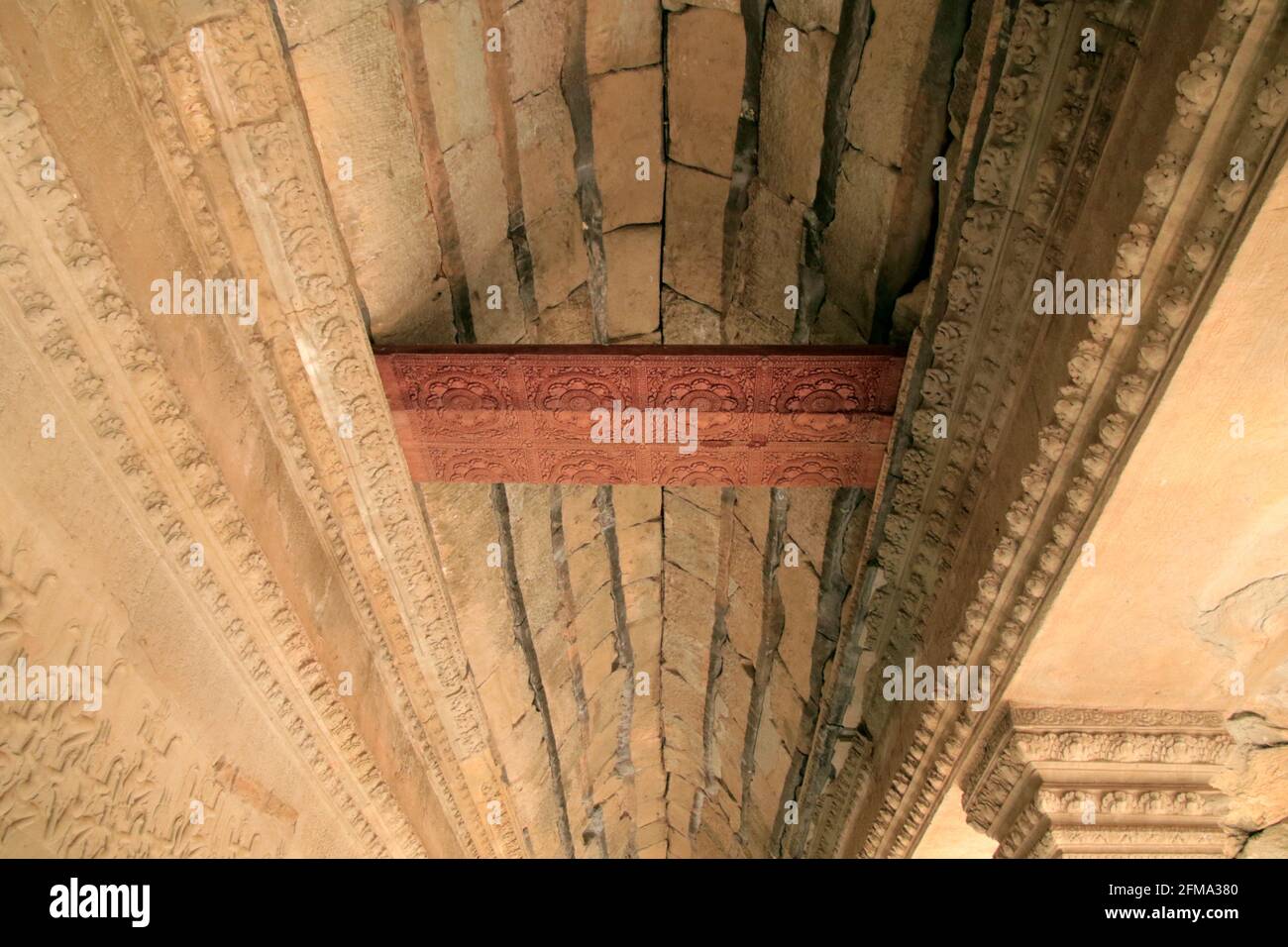 The ceiling of the Gallery Angkor Wat Cambodia Stock Photo - Alamy