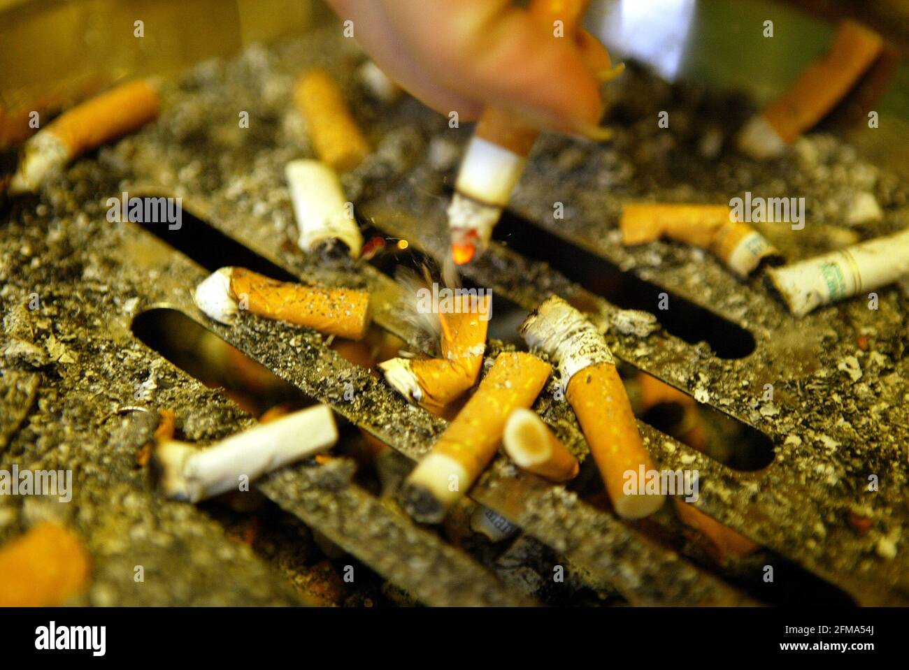 Smokingpic hi-res stock photography and images - Alamy