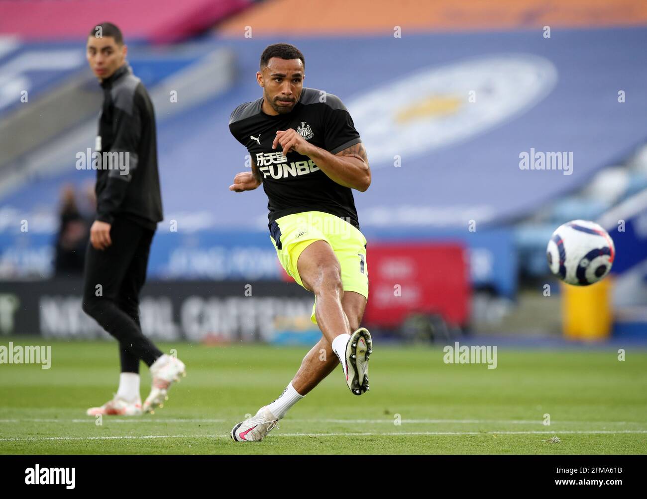 Newcastle United's Callum Wilson warms up prior to the Premier League ...