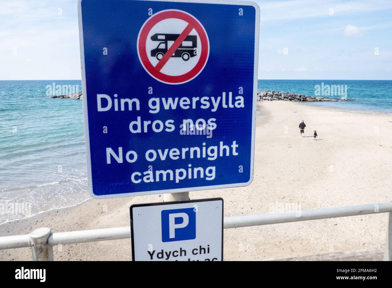 No overnight camping,sign,signage,to,stop,campervan,campervans,staying ...