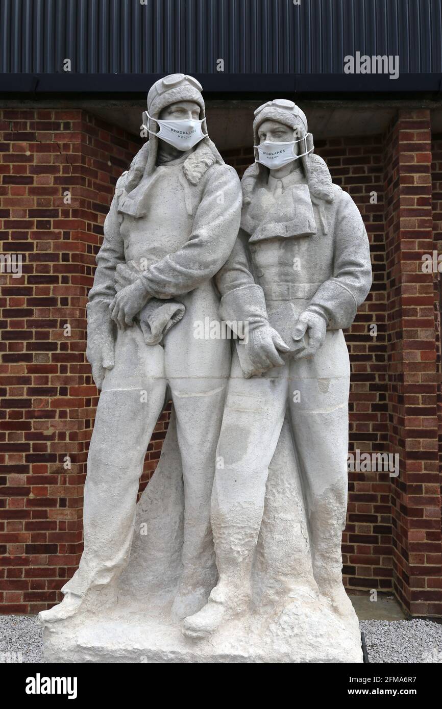 Alcock and brown statue hi-res stock photography and images - Alamy