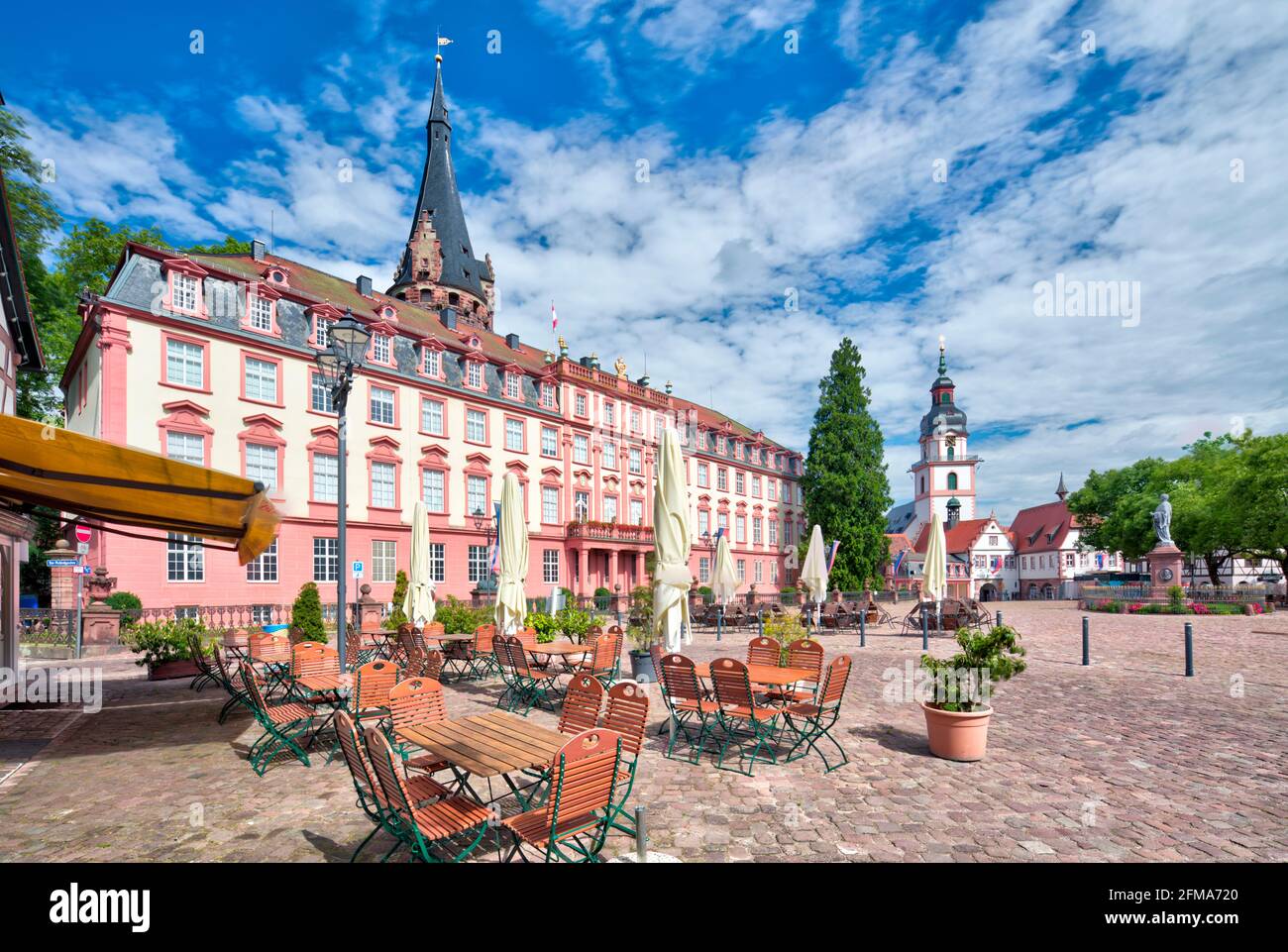 Erbach Castle, old town hall, town church, castle square, house facade ...
