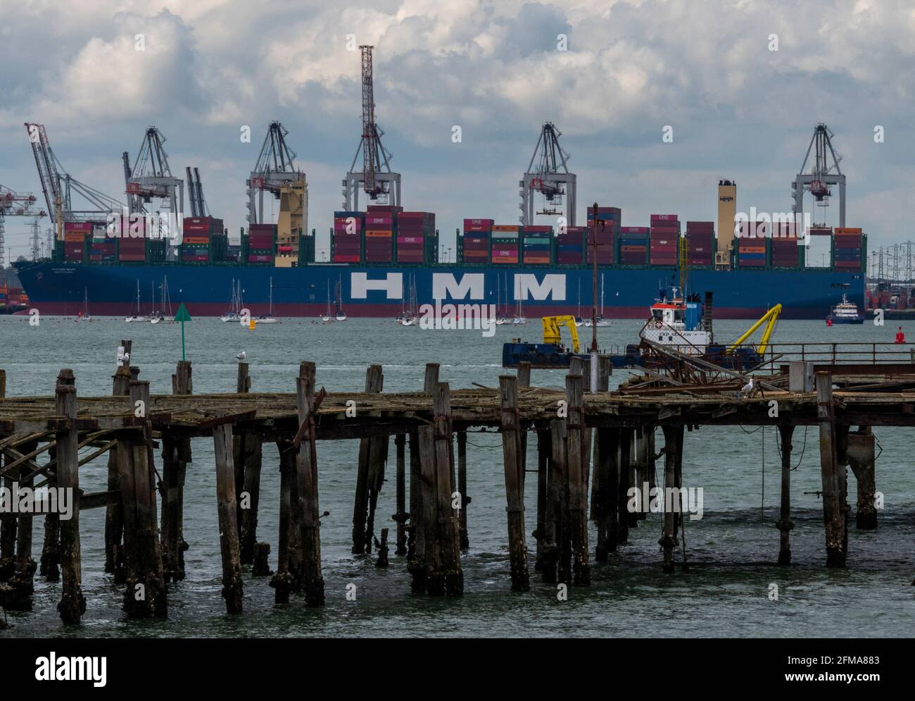 large container ship alongside unloading in the port of southampton uk ...