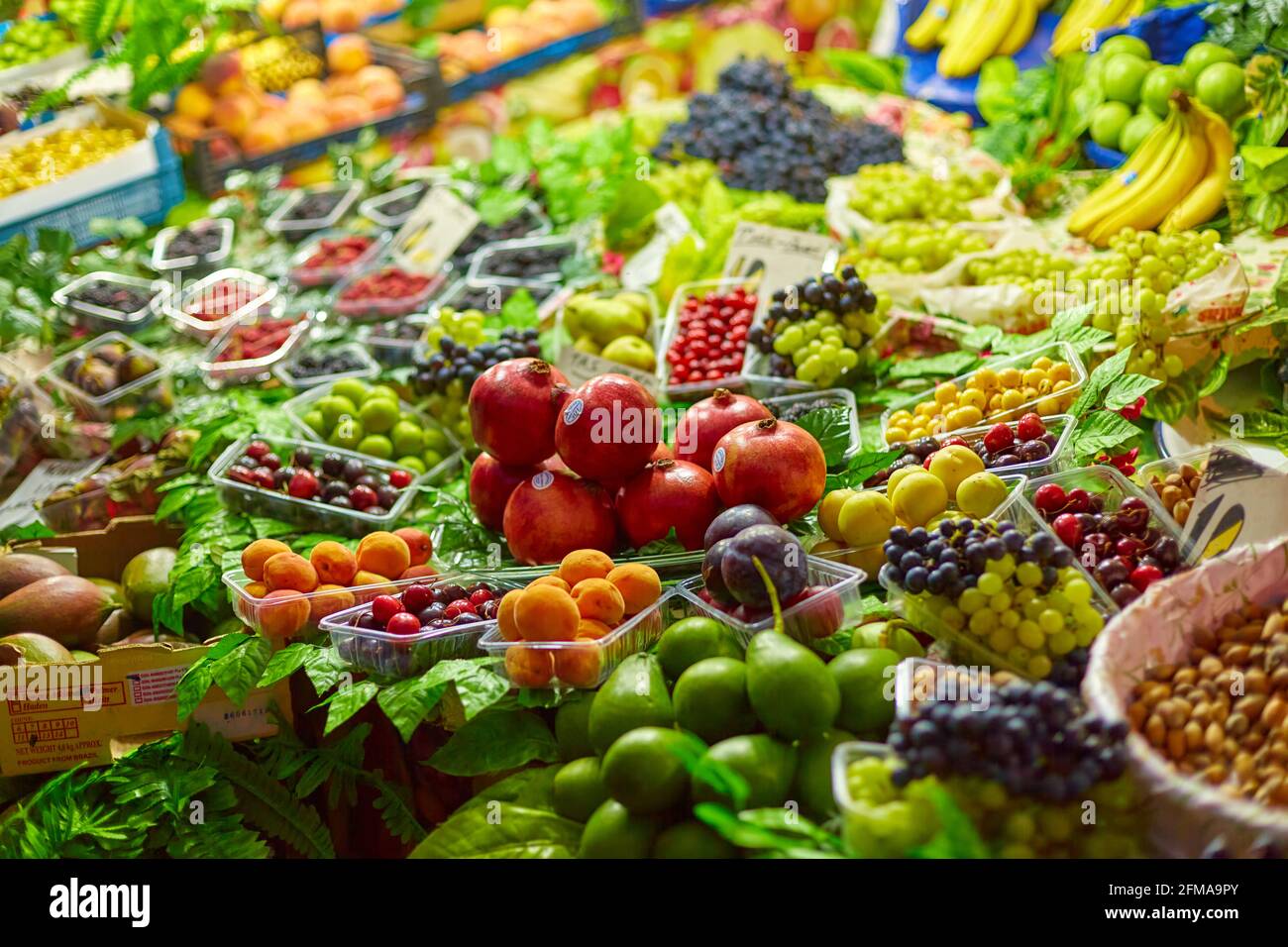 Vegetable counter in Turkey. Neat display of goods Stock Photo - Alamy