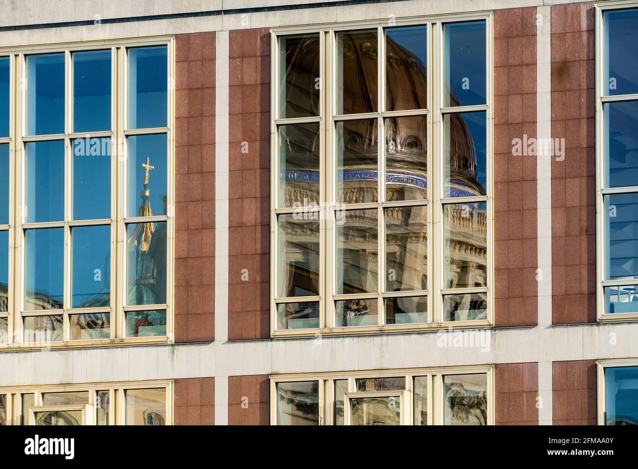Berlin, Mitte, former State Council building of the GDR, mirroring ...