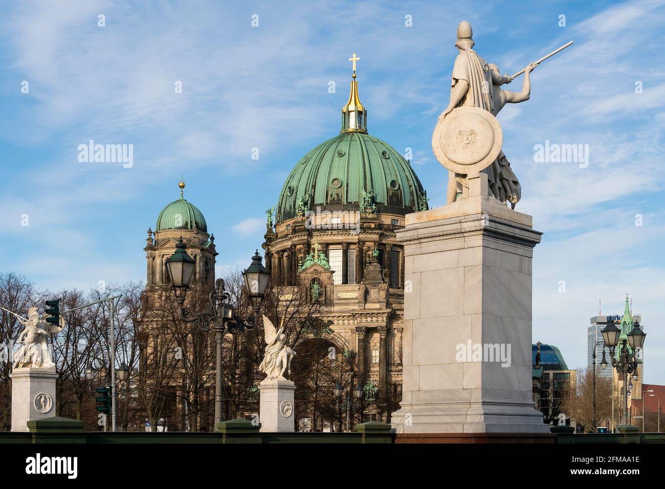 Berlin historical center castle bridge figures hi-res stock photography ...