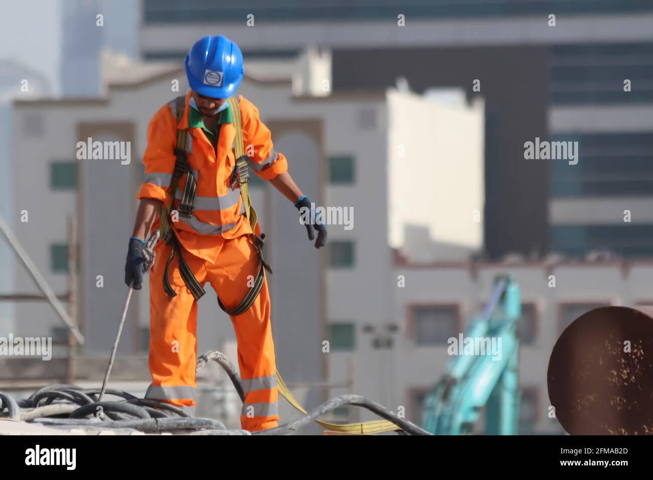 Working in hot weather hi-res stock photography and images - Alamy