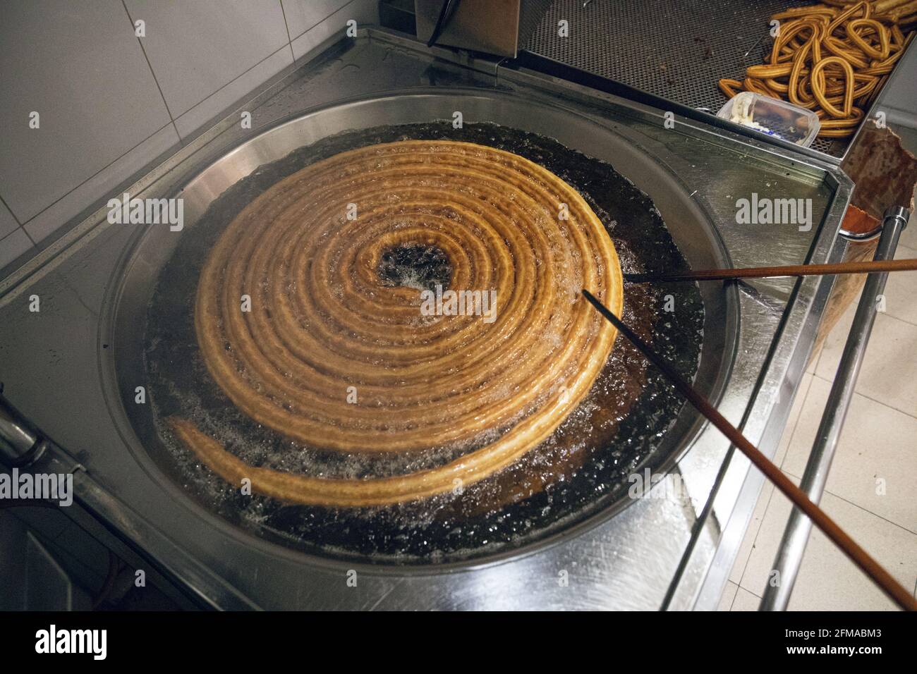 Churro machine hi-res stock photography and images - Alamy