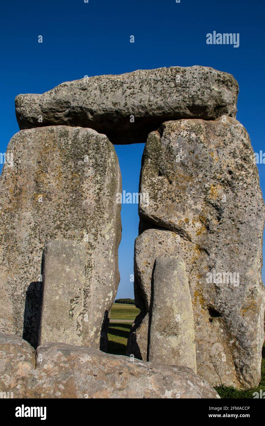 Standing rocks at Stonehenge with lintel rock on top and two smaller ...