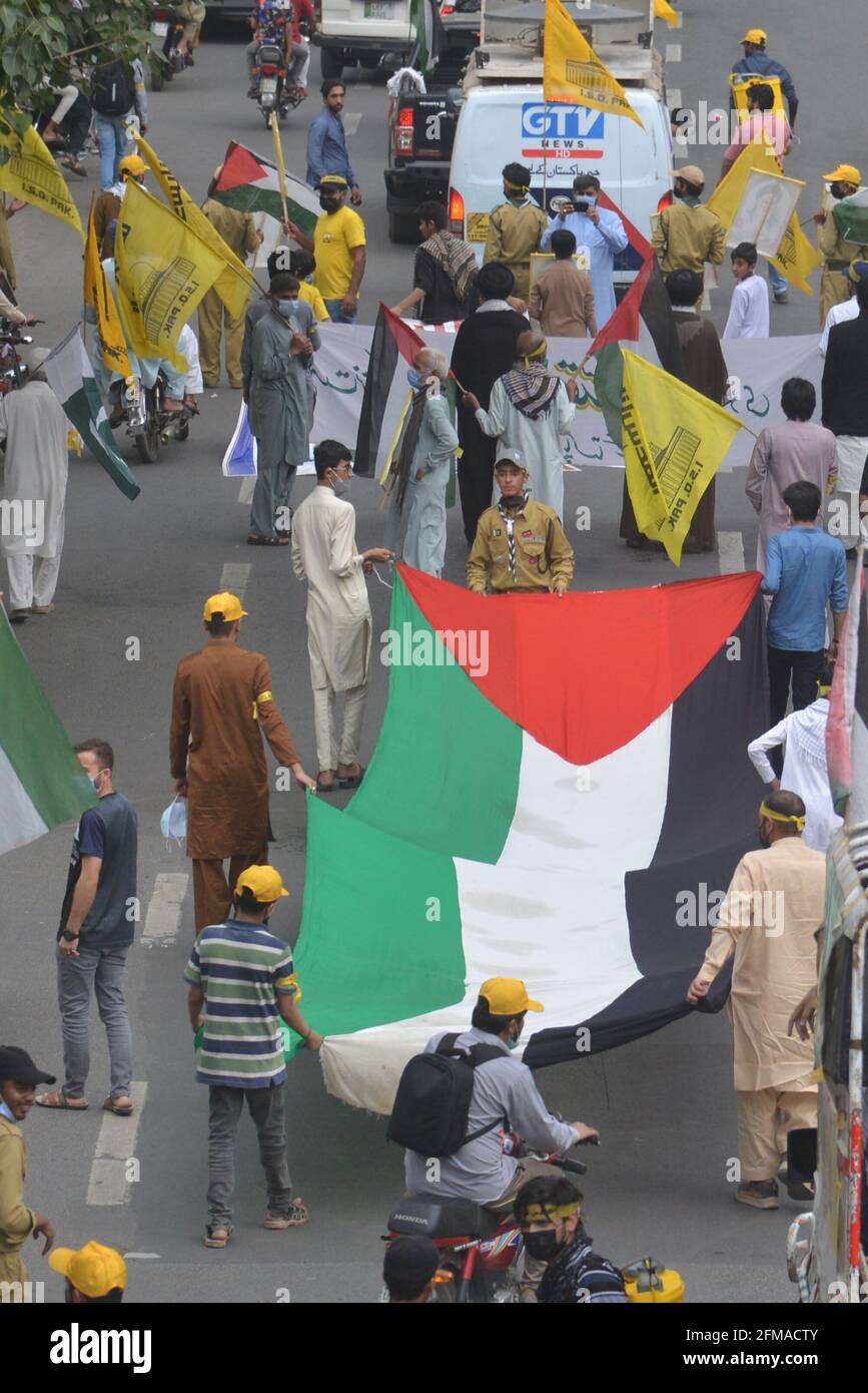 Lahore, Pakistan. 07th May, 2021. Pakistani Shiite Muslims and ...