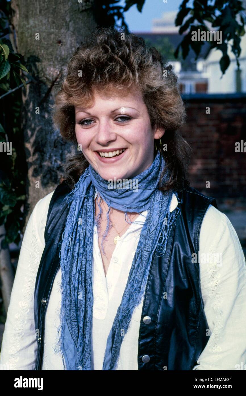 Uk fashion 1980s hi-res stock photography and images - Alamy